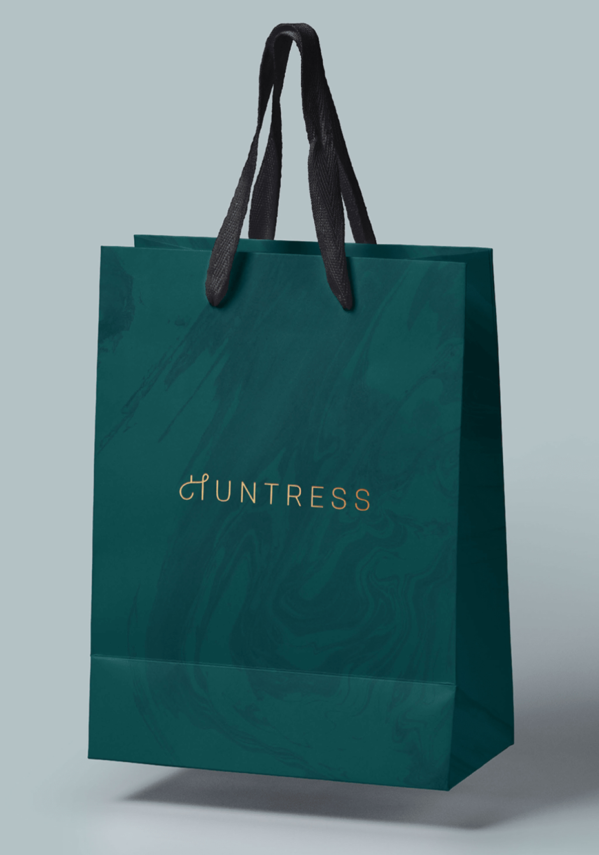 Less And More – Design and Branding Agency / Huntress